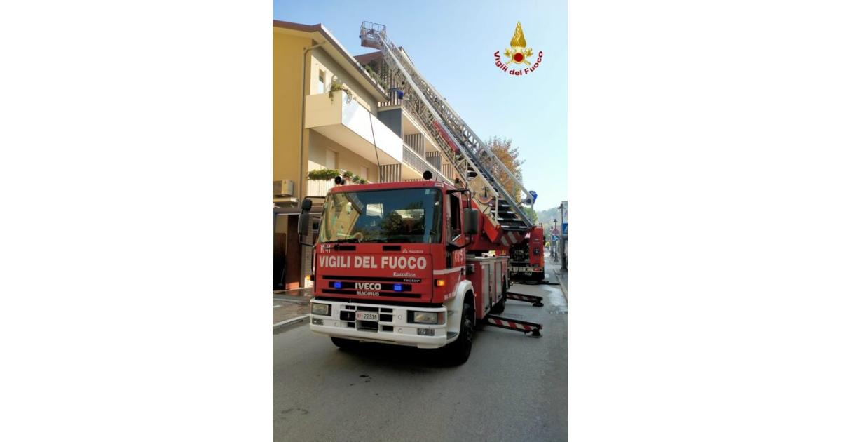 Marche - Mansarda a fuoco, intervengono i pompieri - Domino News